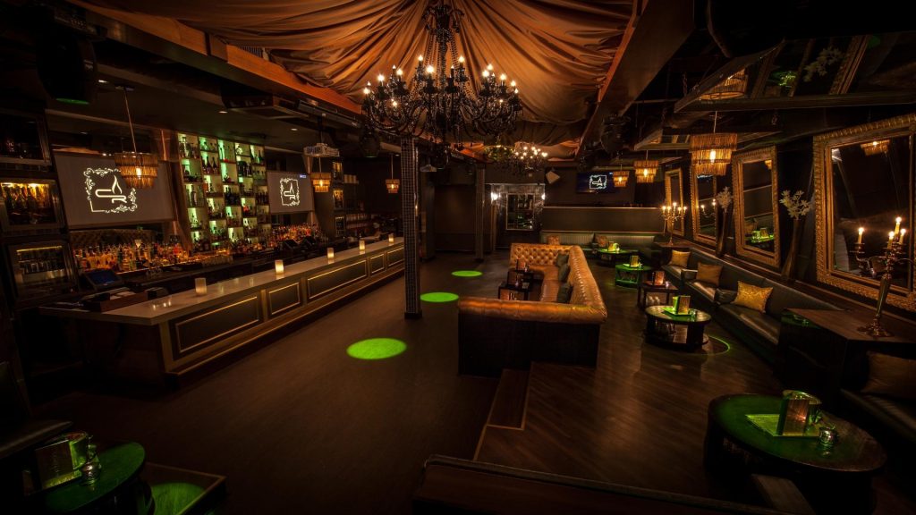 Candleroom – D Socials